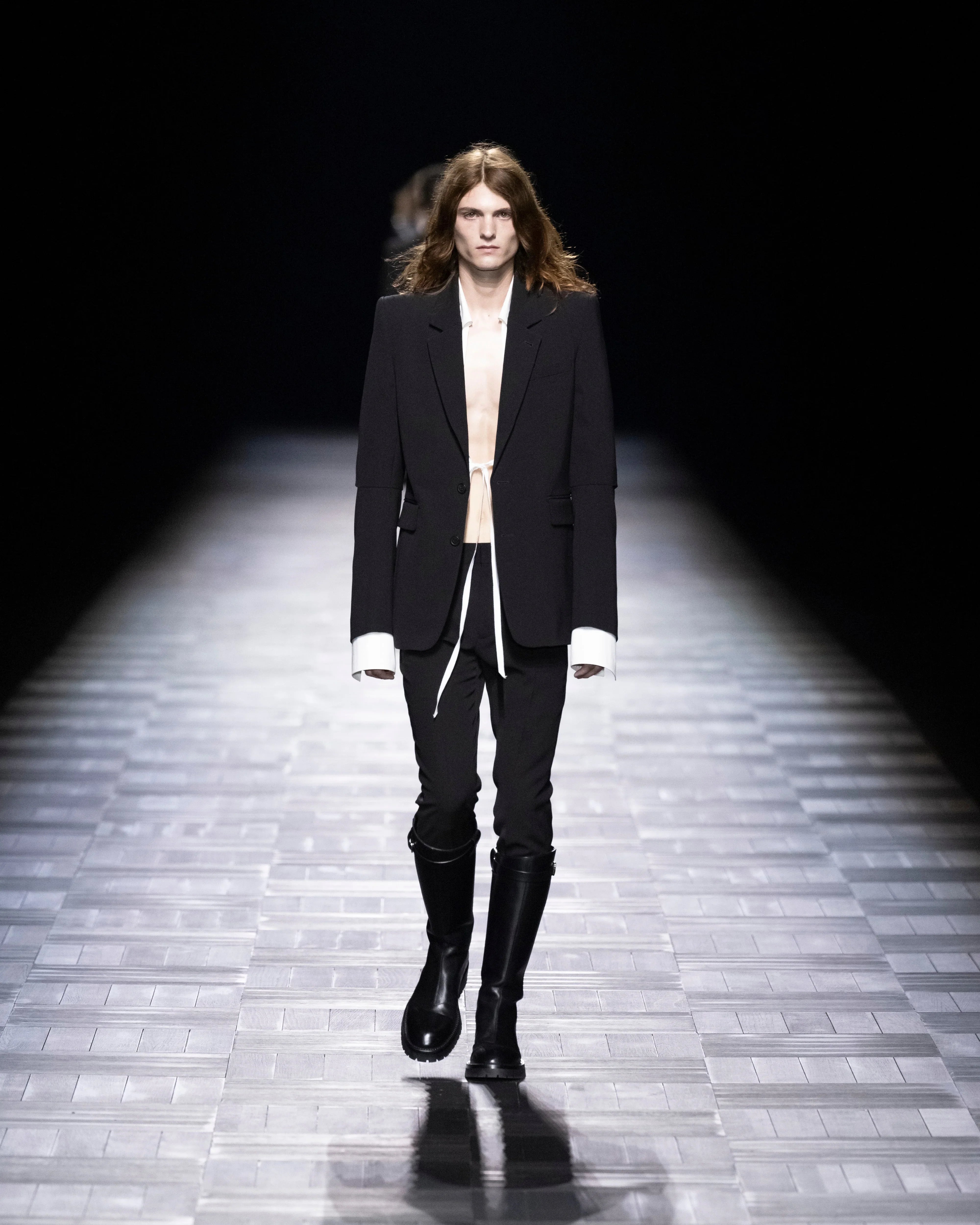 Fall / Winter Look 6 – Ann Demeulemeester